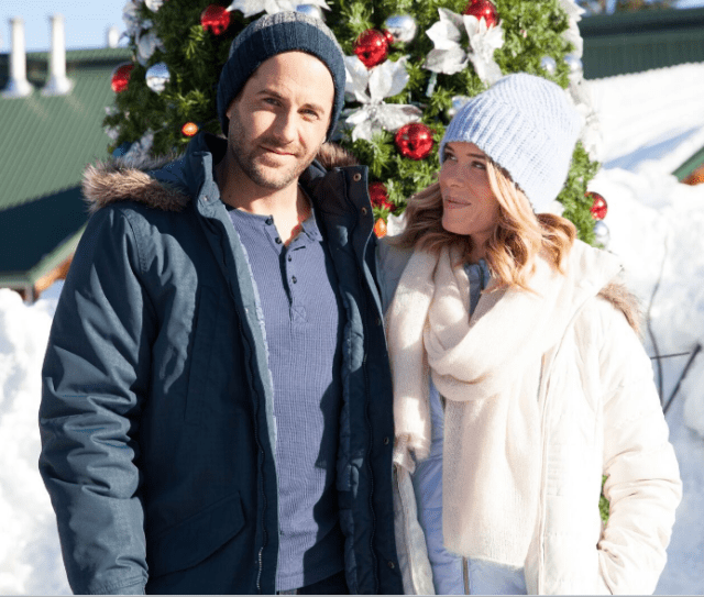 Movie Review: “Falling For Christmas” | BTSCELEBS